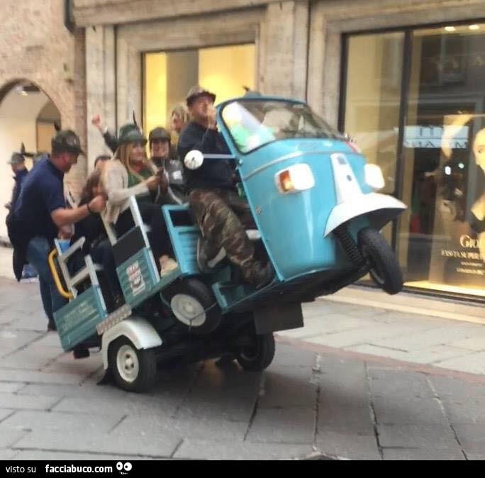 Impennare con l'Ape Cross - Facciabuco.com