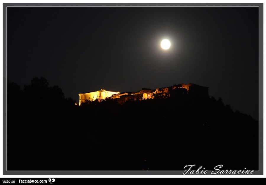 Il Castello di Aviano fotografato di notte da Fabio Sarracino ...